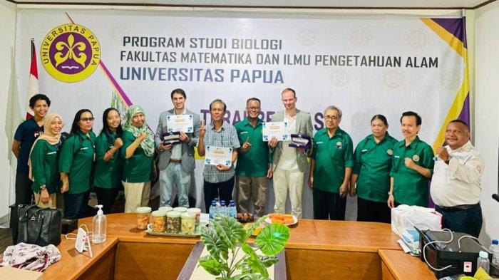 Kuliah Umum Peneliti Oxford University dan Natural History Museum ...